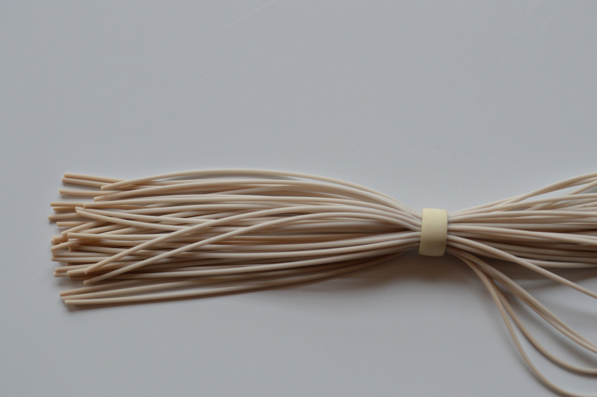 Banded Living Rubber White Medium Grade Banded Living Rubber-LR3 ...