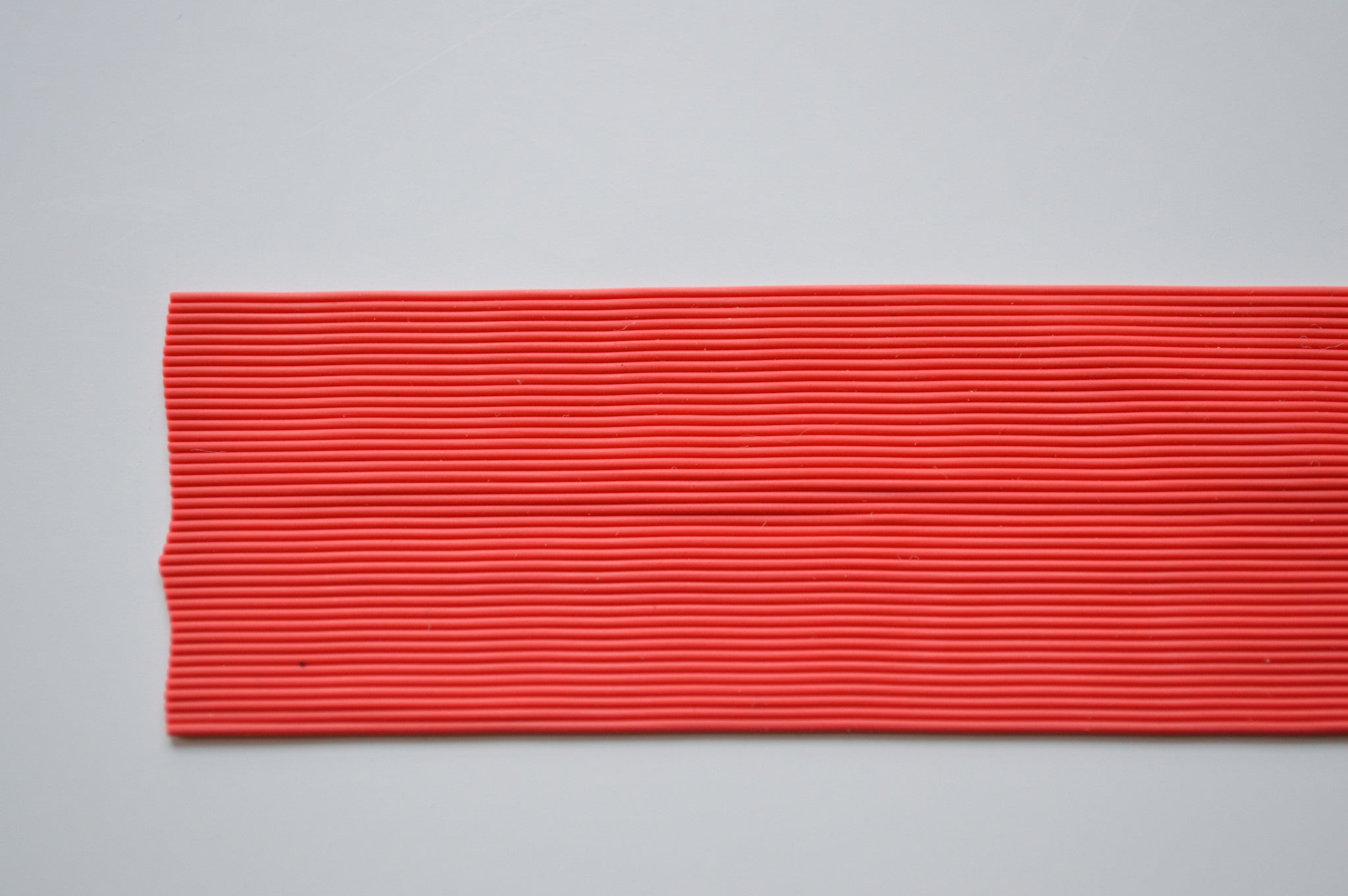 Red Medium Grade Living Rubber-RRR16 – Living Rubber Co.