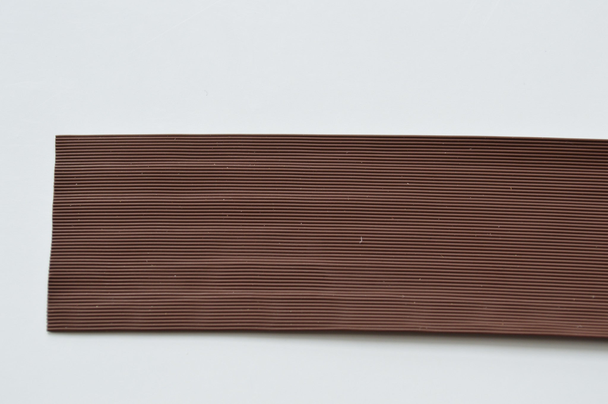 Brown Medium Grade Living Rubber-RRR12 – Living Rubber Co.
